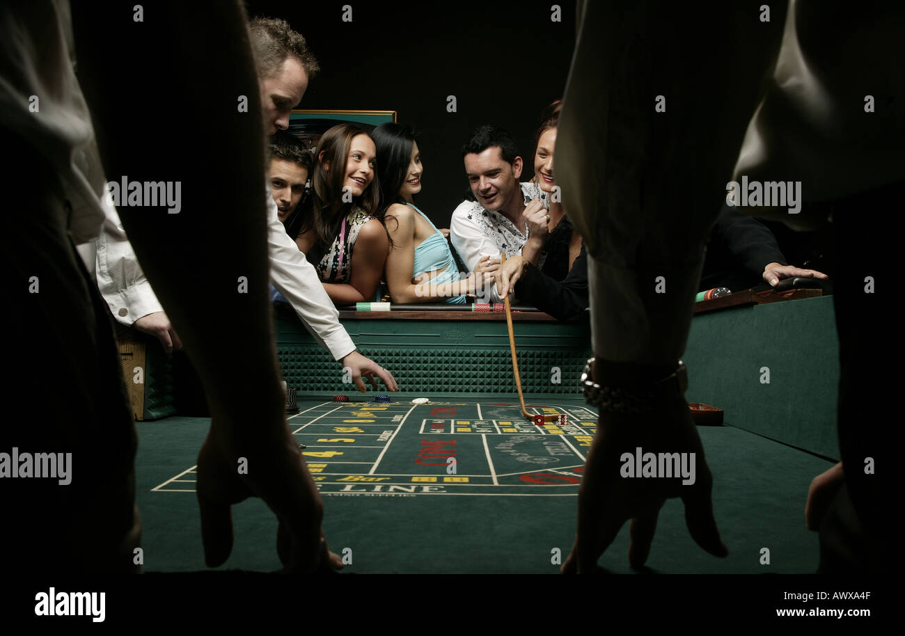 Men throwing dice hi-res stock photography and images - Alamy