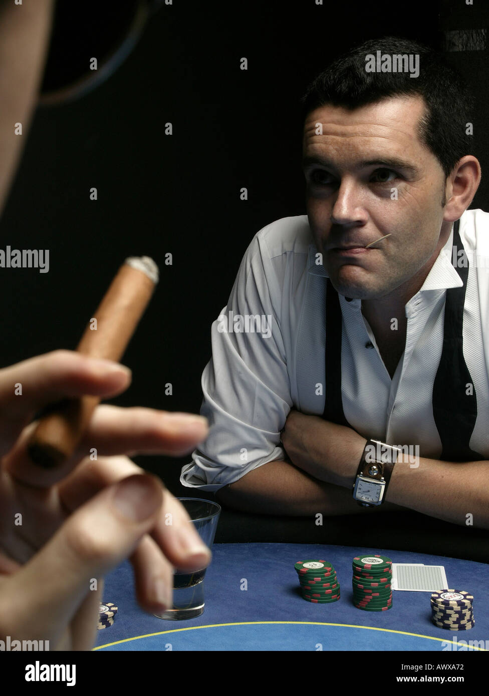 Guys playing poker hi-res stock photography and images - Alamy