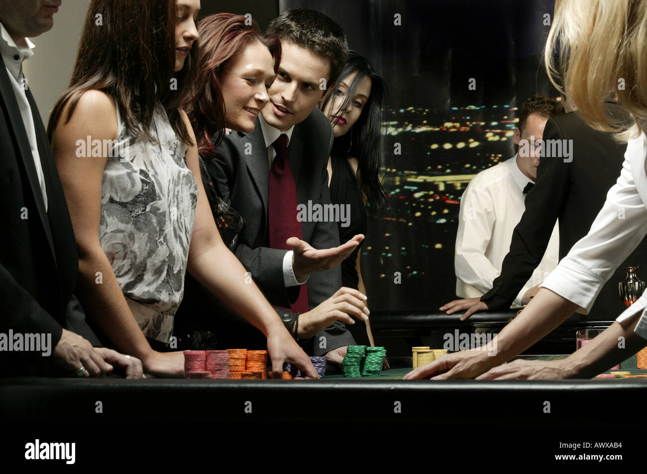 Gamblers playing roulette hi-res stock photography and images - Alamy