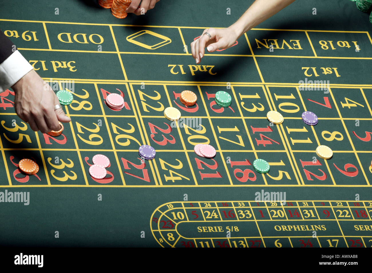 Gamblers playing roulette hi-res stock photography and images - Alamy