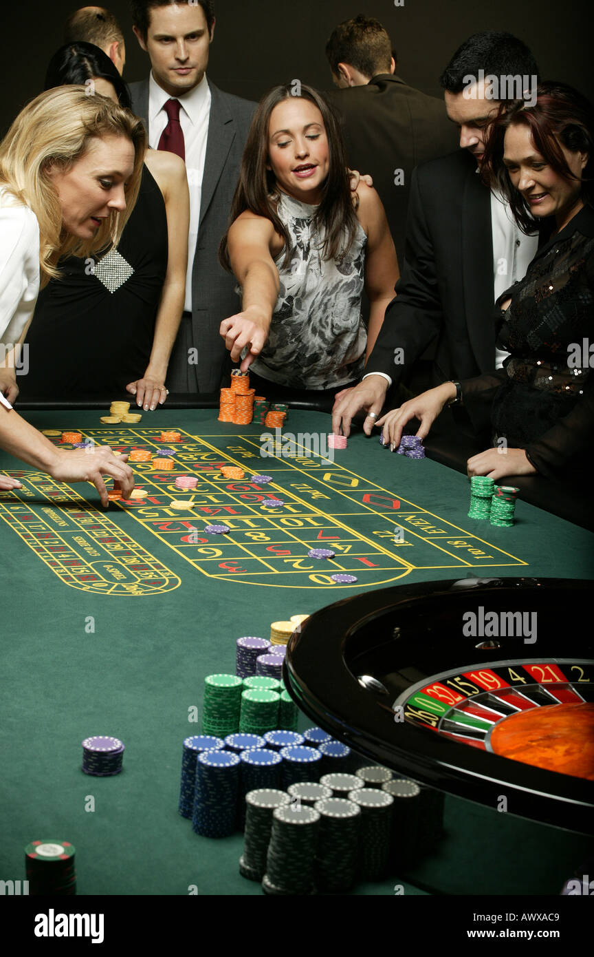 People playing roulette Stock Photo - Alamy