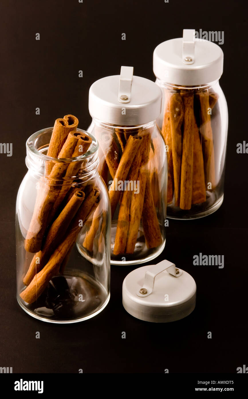 Container of cinnamon stick hi-res stock photography and images - Alamy