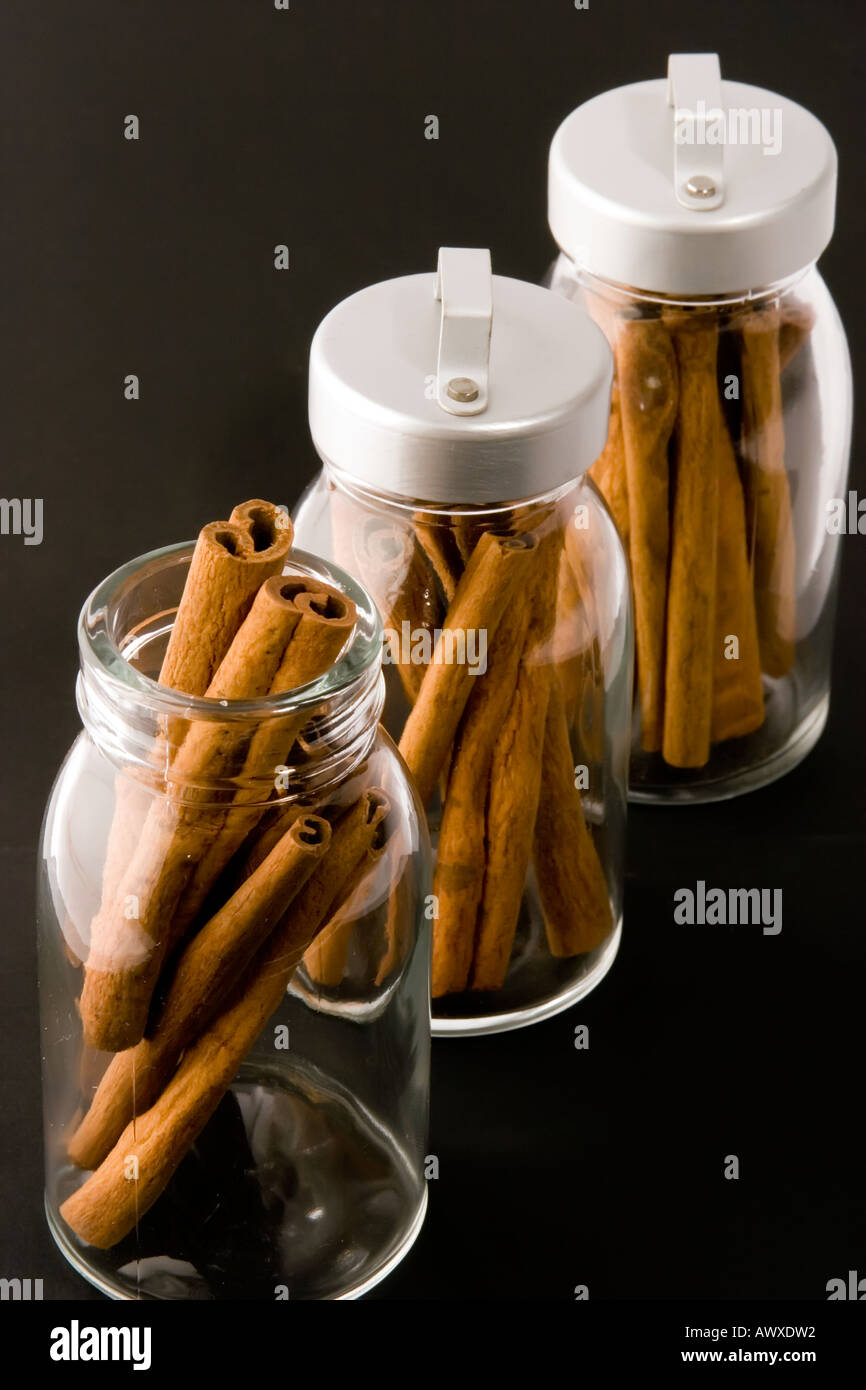 Container of cinnamon stick hi-res stock photography and images - Alamy