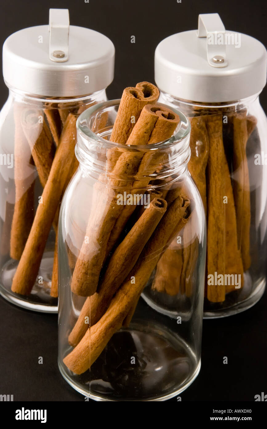 Container of cinnamon stick hi-res stock photography and images - Alamy