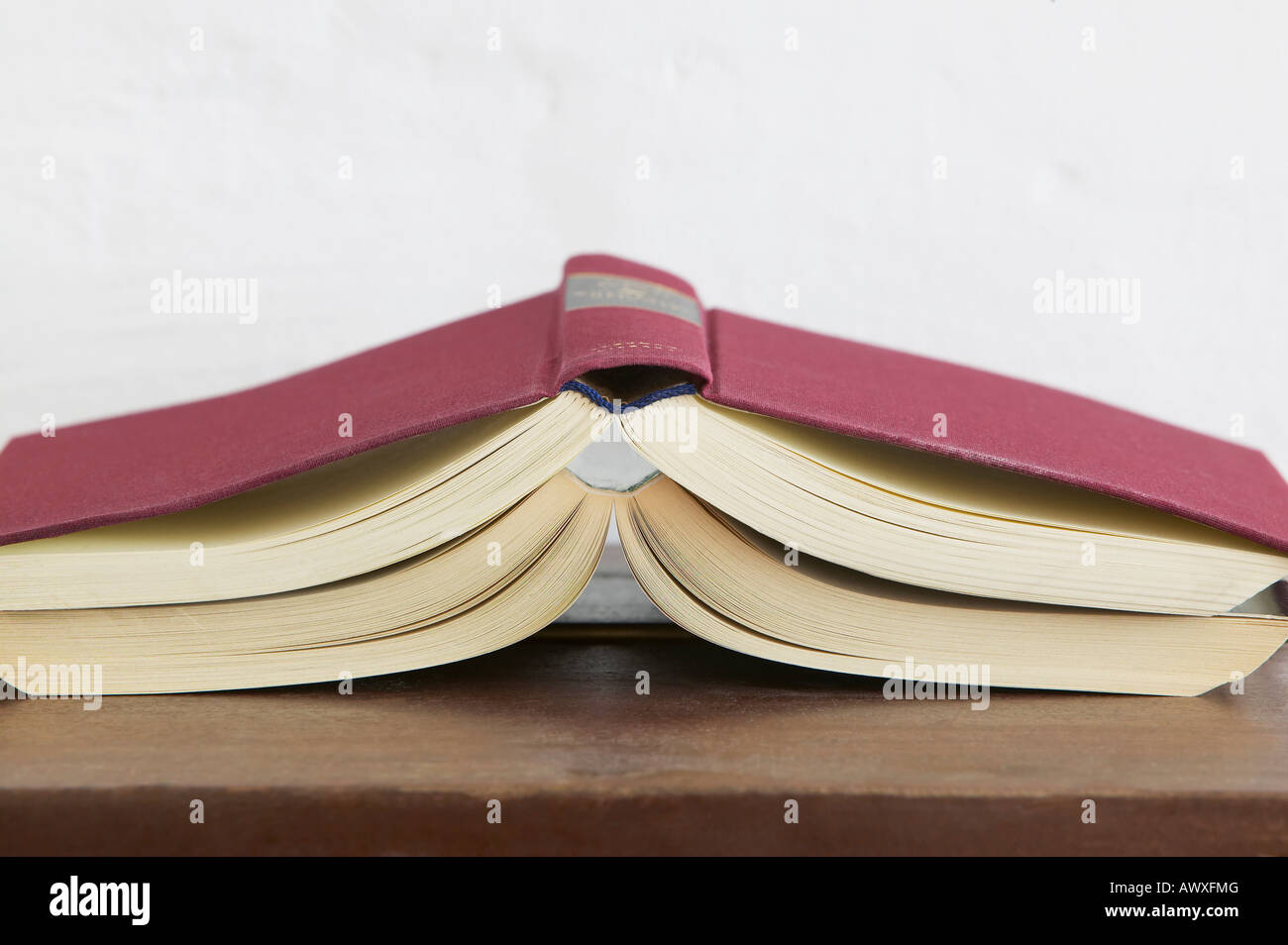 Chest open hi-res stock photography and images - Alamy