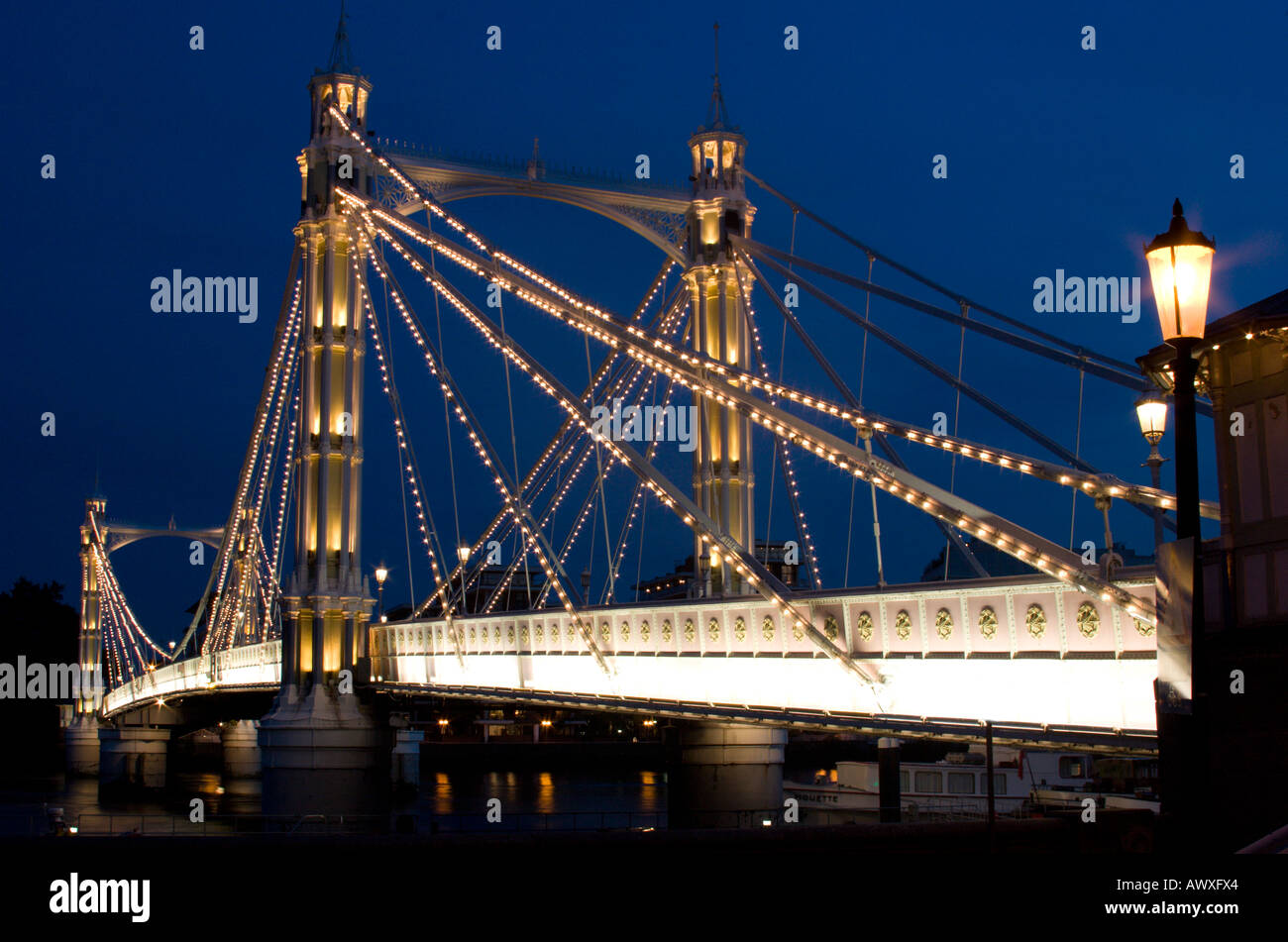 The albert bridge hi-res stock photography and images - Alamy