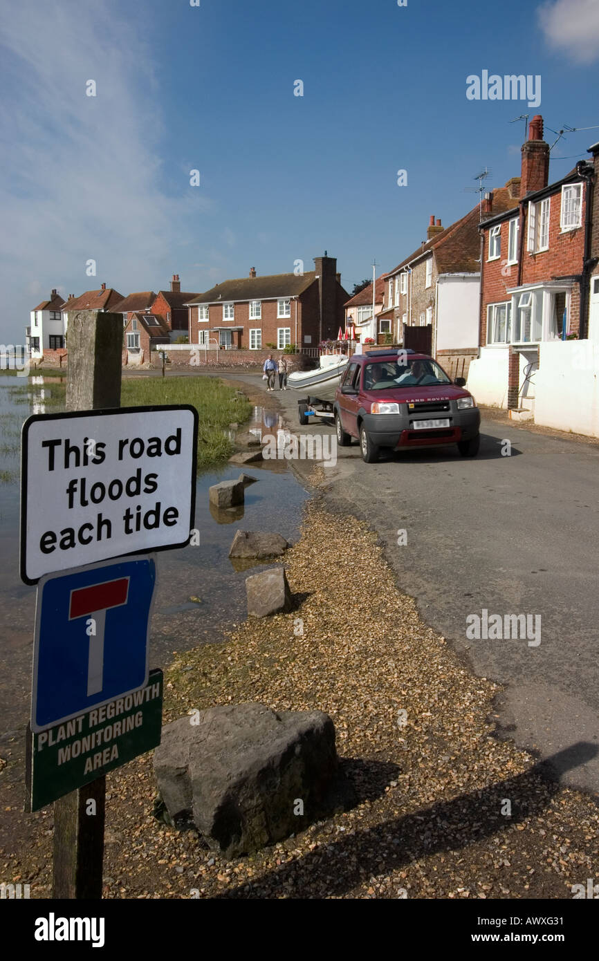 Flood warning road signs hi-res stock photography and images - Alamy