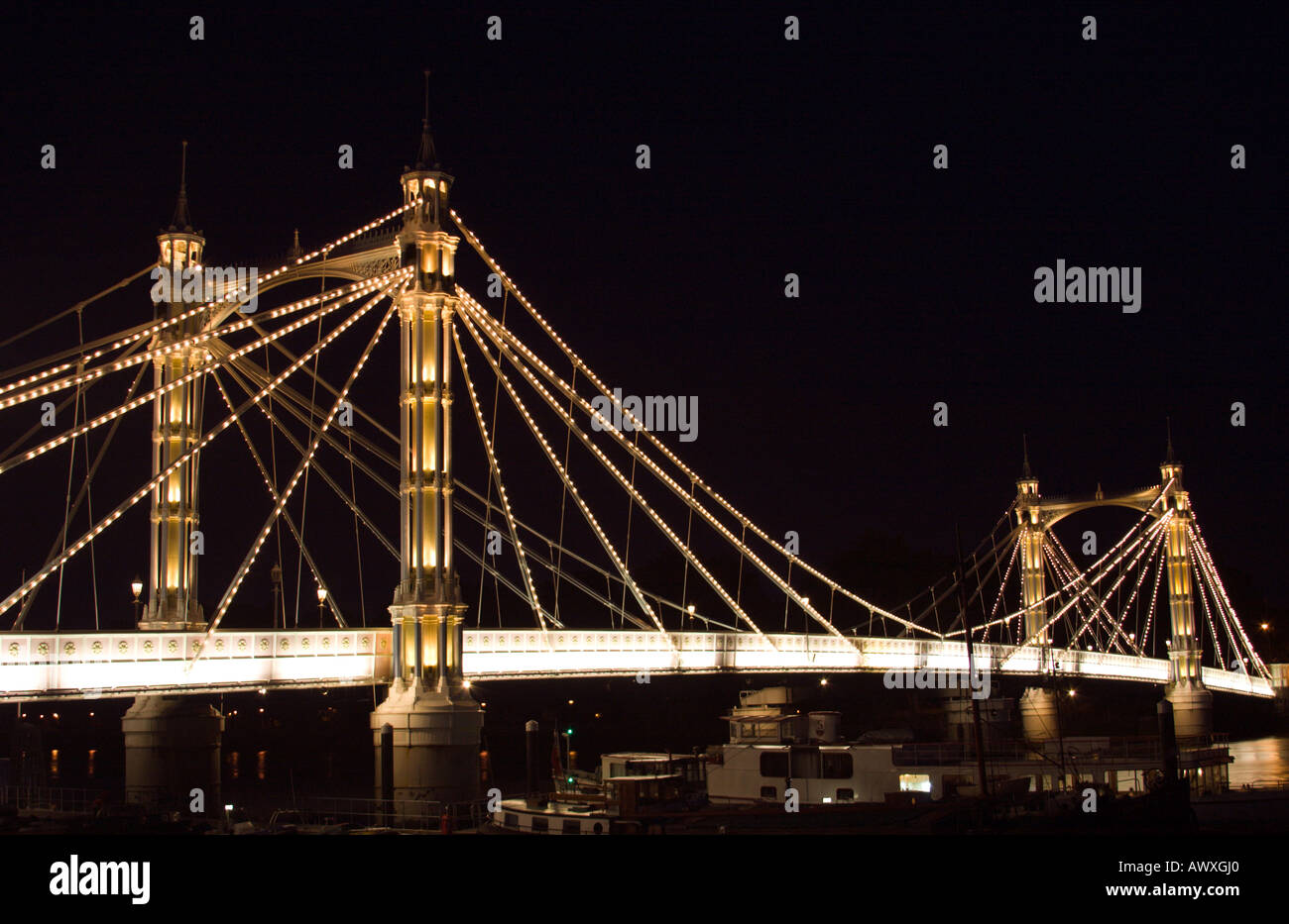 The albert bridge hi-res stock photography and images - Alamy