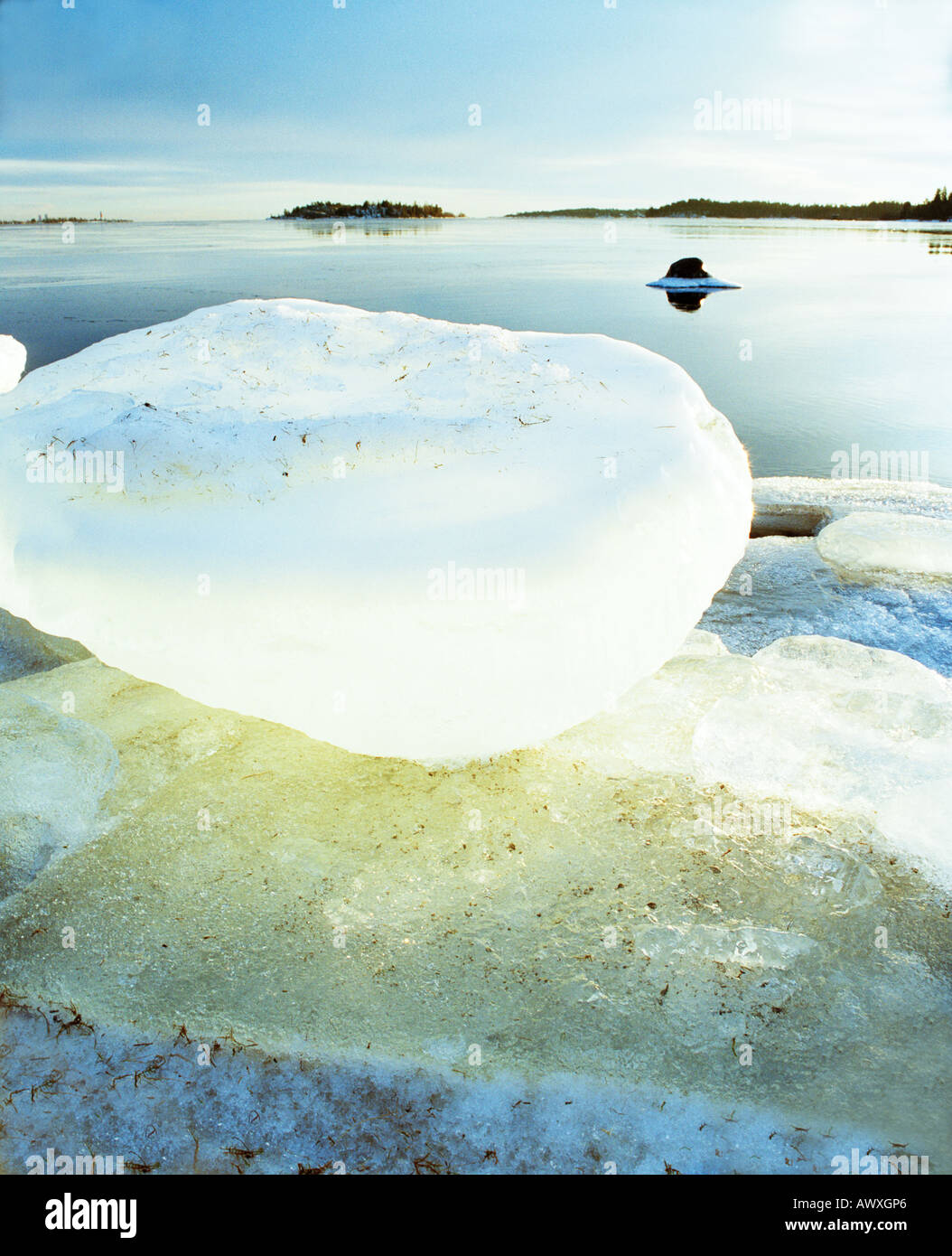 Ice freeezing hi-res stock photography and images - Alamy