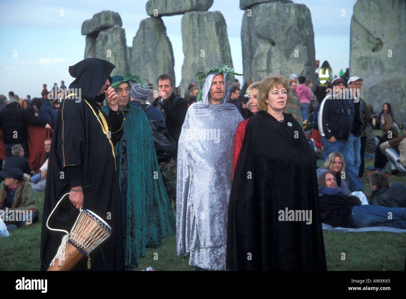 Druids summer solstice at Stonehenge Stock Photo - Alamy
