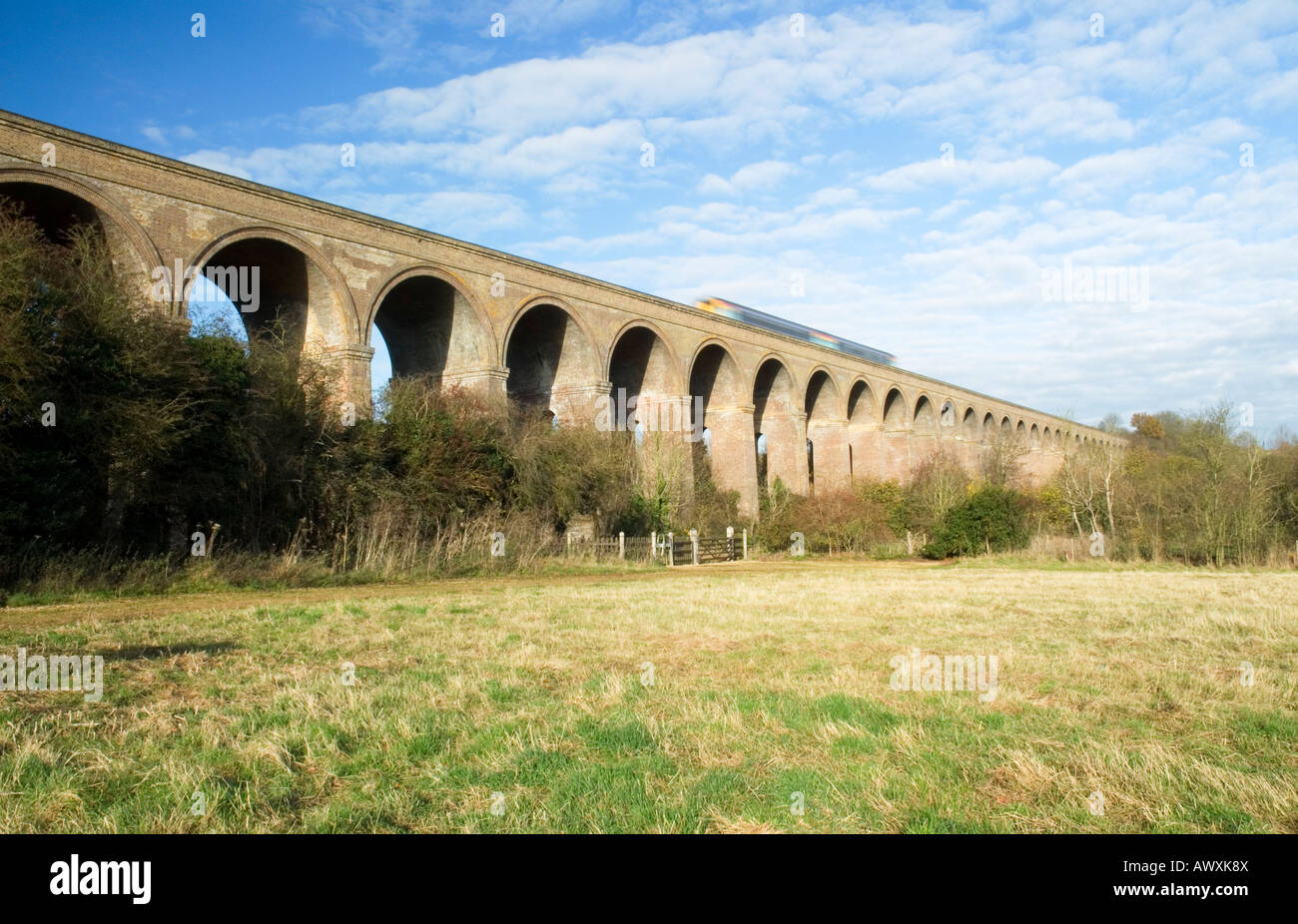 Viaduct architecture arch archway hi-res stock photography and images ...