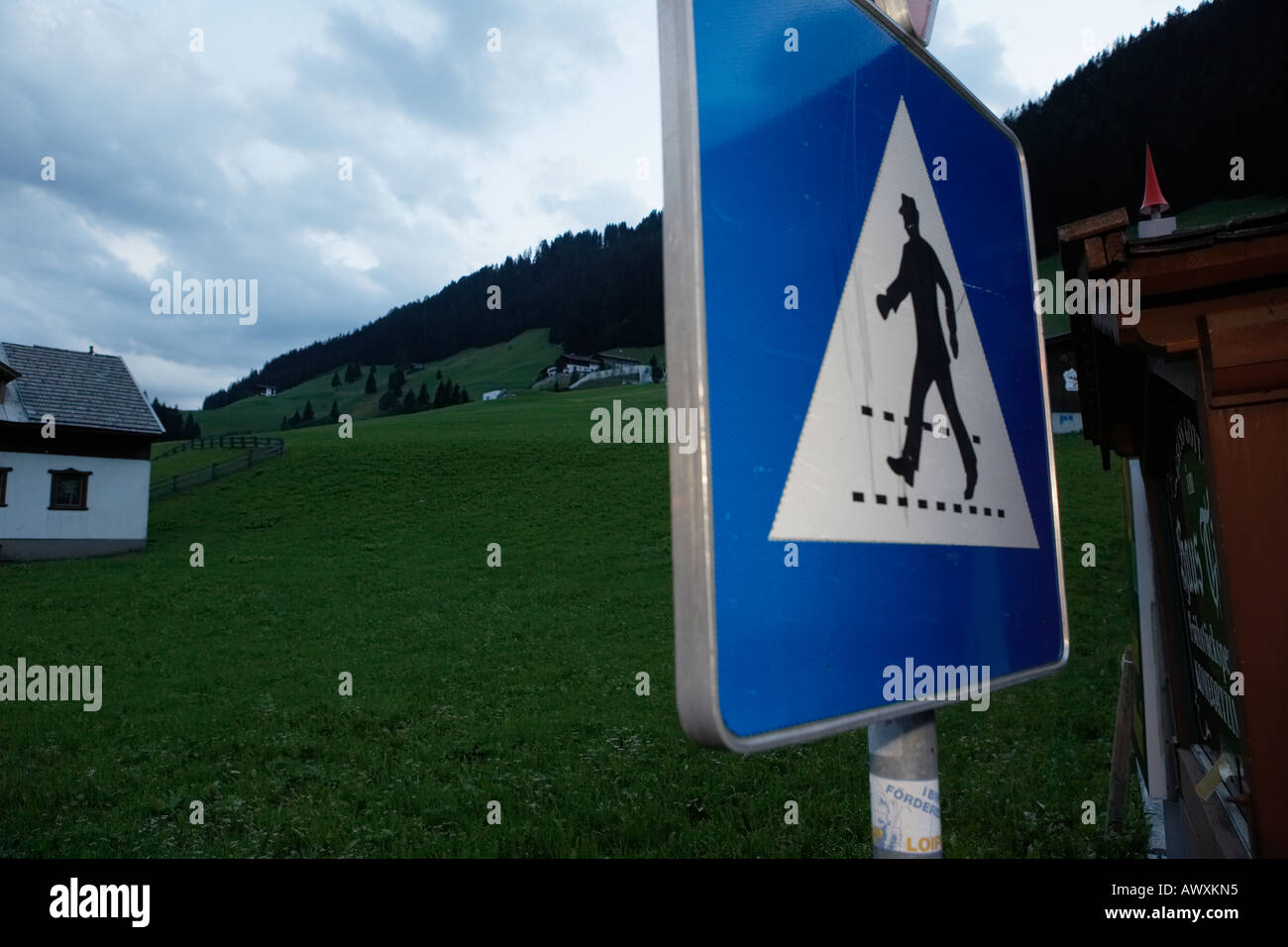 Austria pedestrian crossing sign hi-res stock photography and images ...