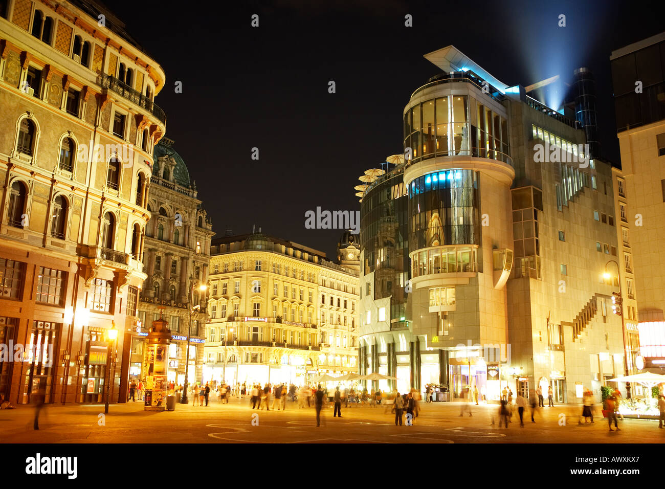 Vienna stefans platz hi-res stock photography and images - Alamy