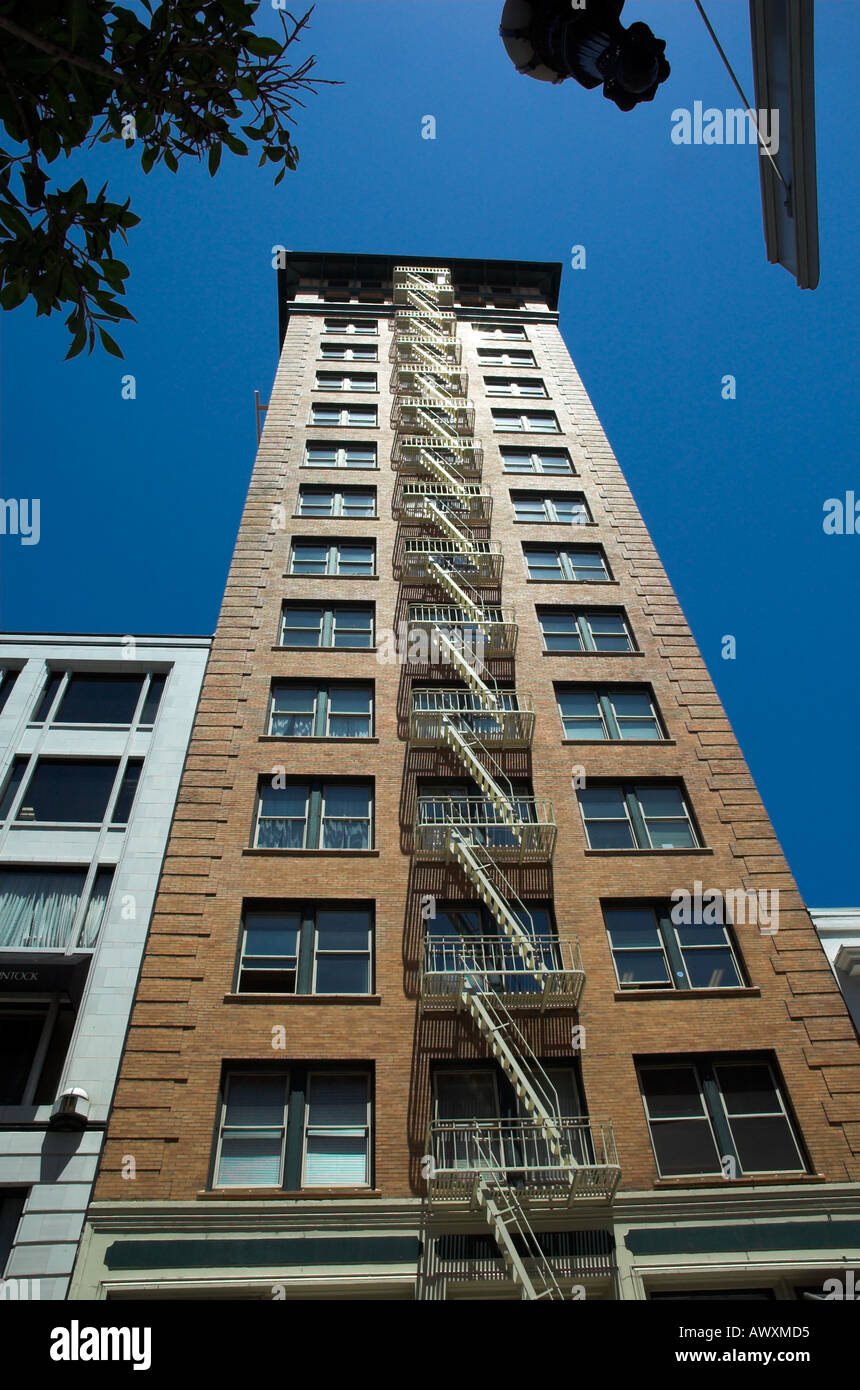 Fire escape on tall building hi-res stock photography and images - Alamy