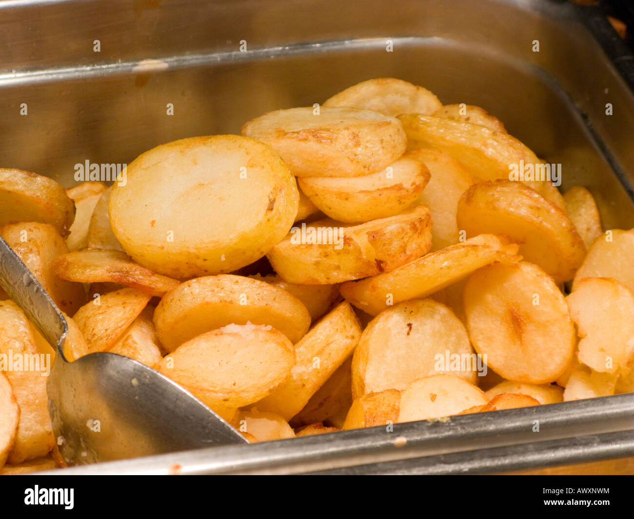 Saute cooking hi-res stock photography and images - Alamy