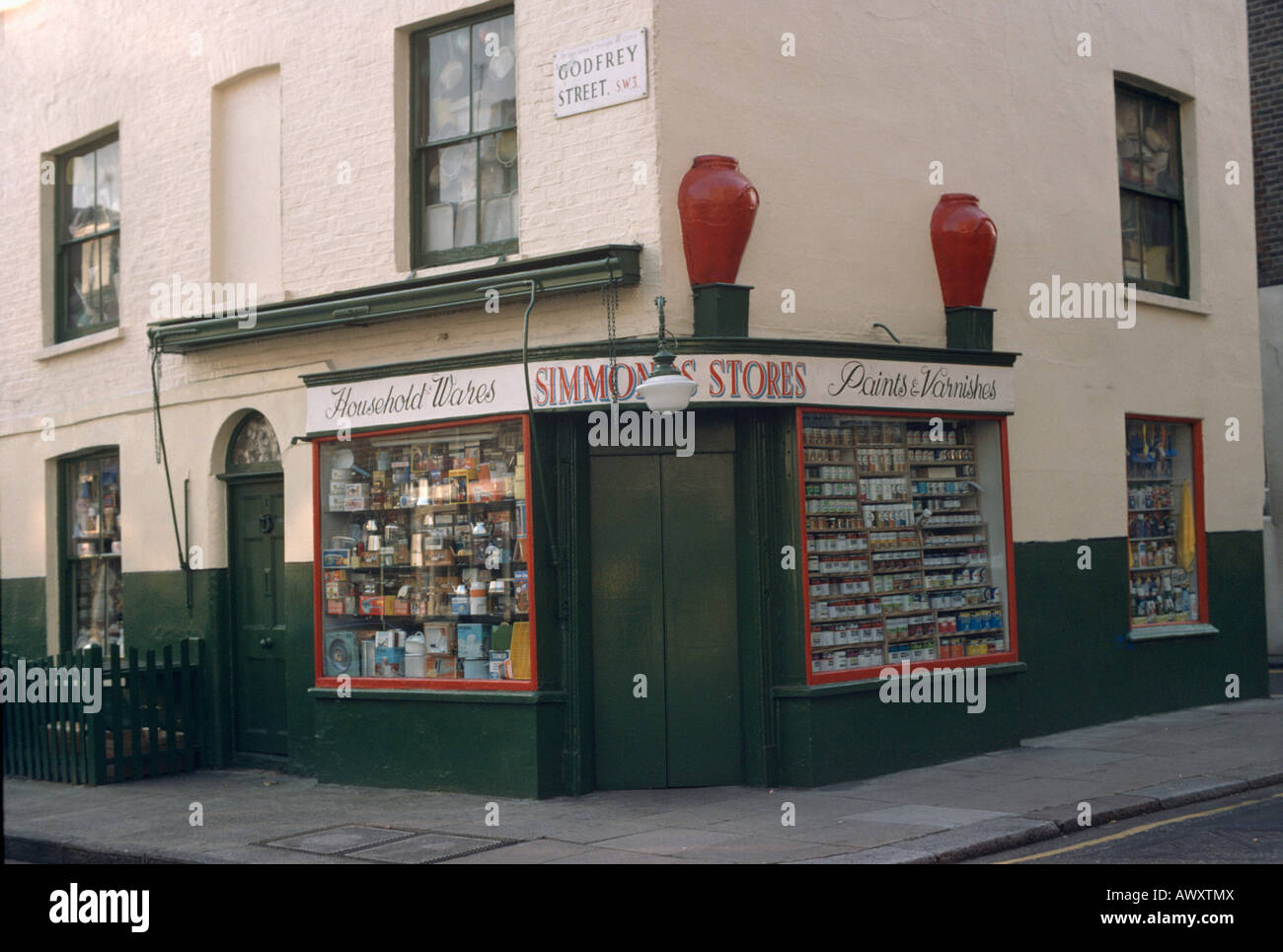 Old fashioned hardware store hi-res stock photography and images - Alamy