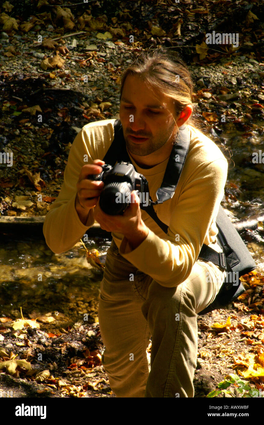 Man setting up camera hi-res stock photography and images - Alamy