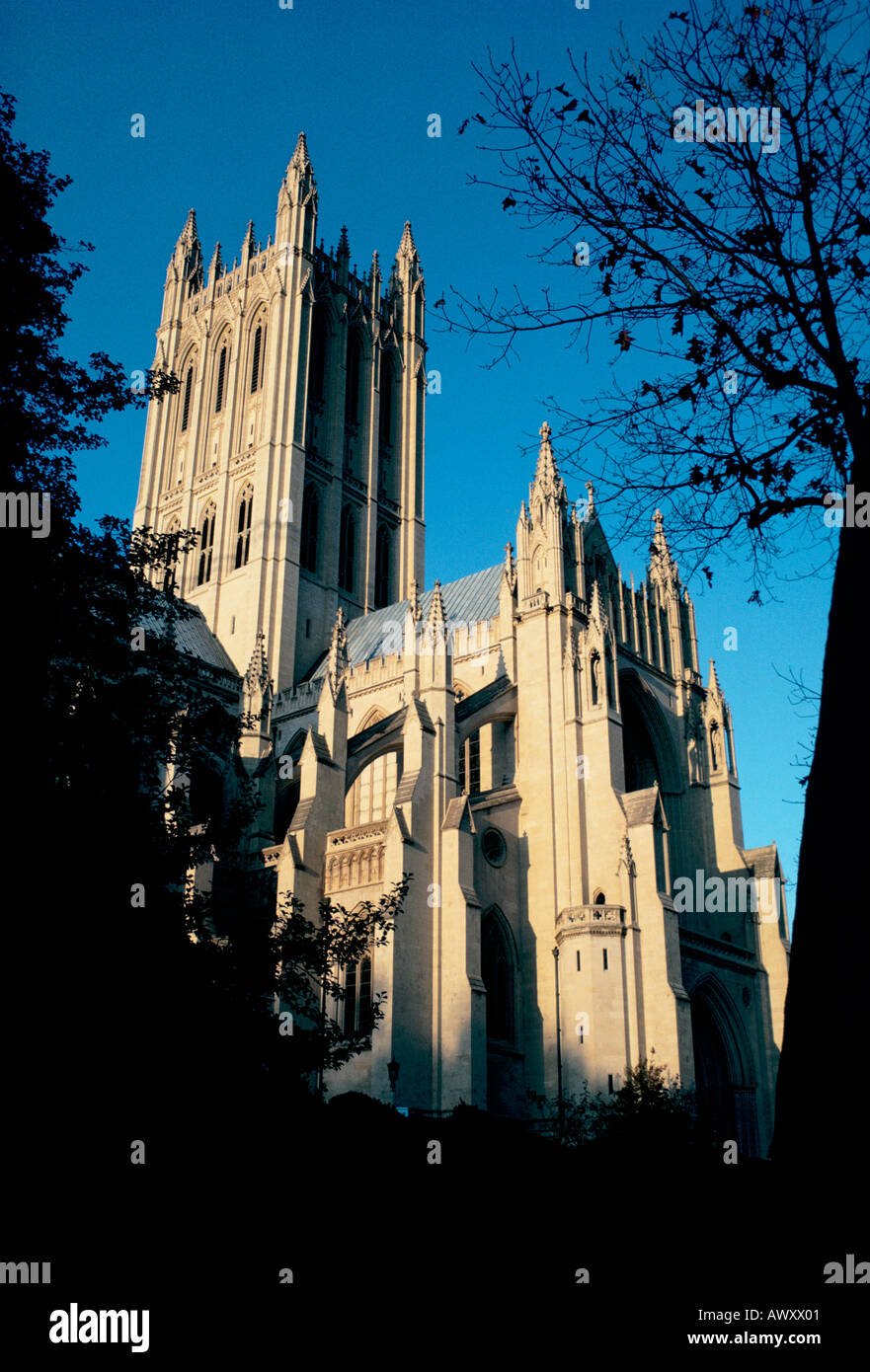 National cathedral flying buttress hi-res stock photography and images ...