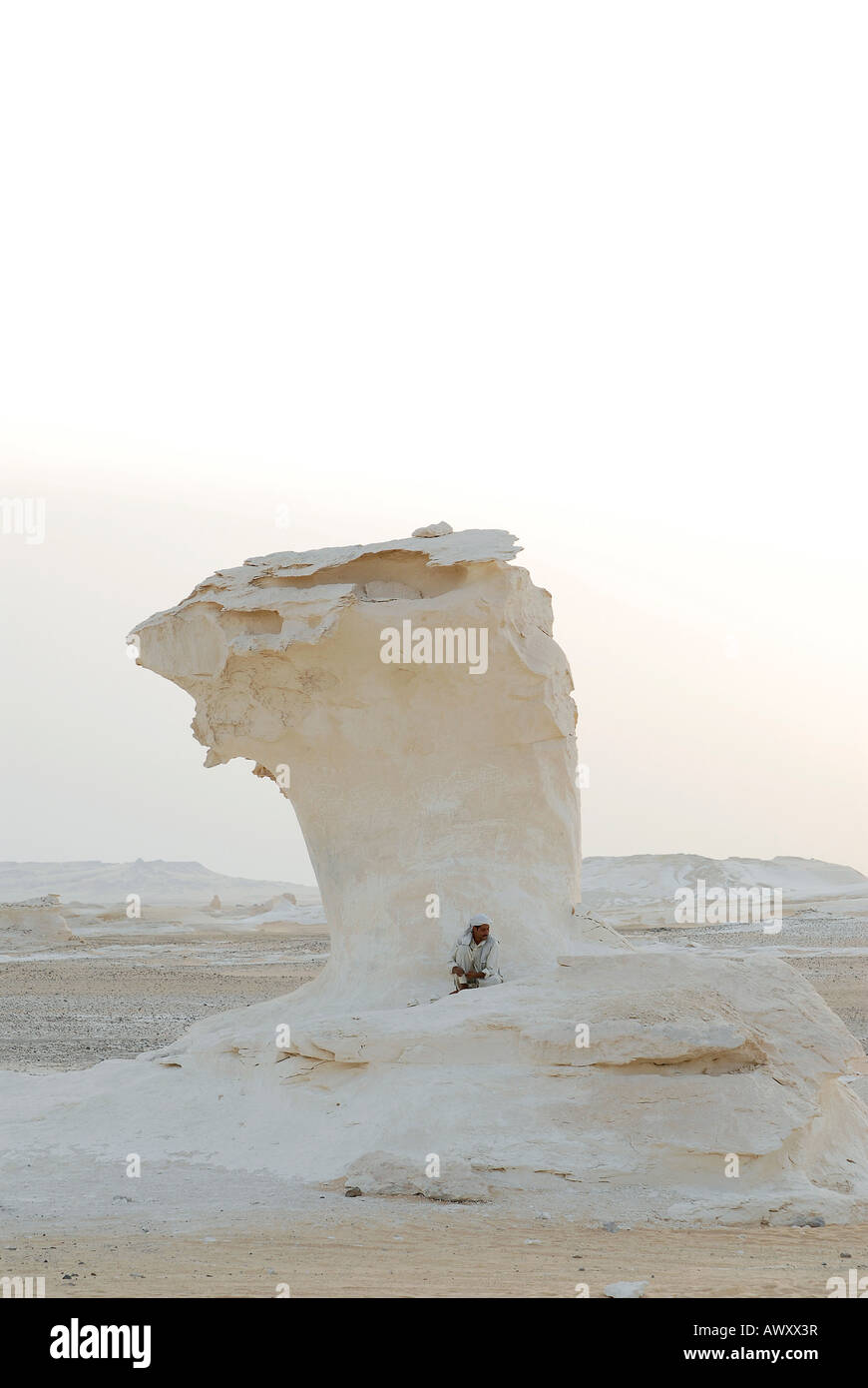 White Desert in Egypt between the oasis Farafra and Bahariya Stock Photo - Alamy