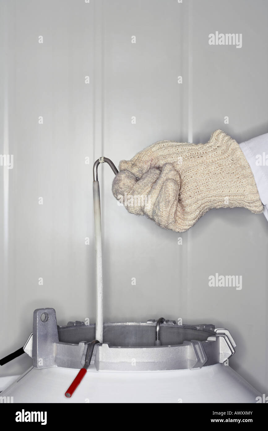 Nitrogen tank hi-res stock photography and images - Alamy