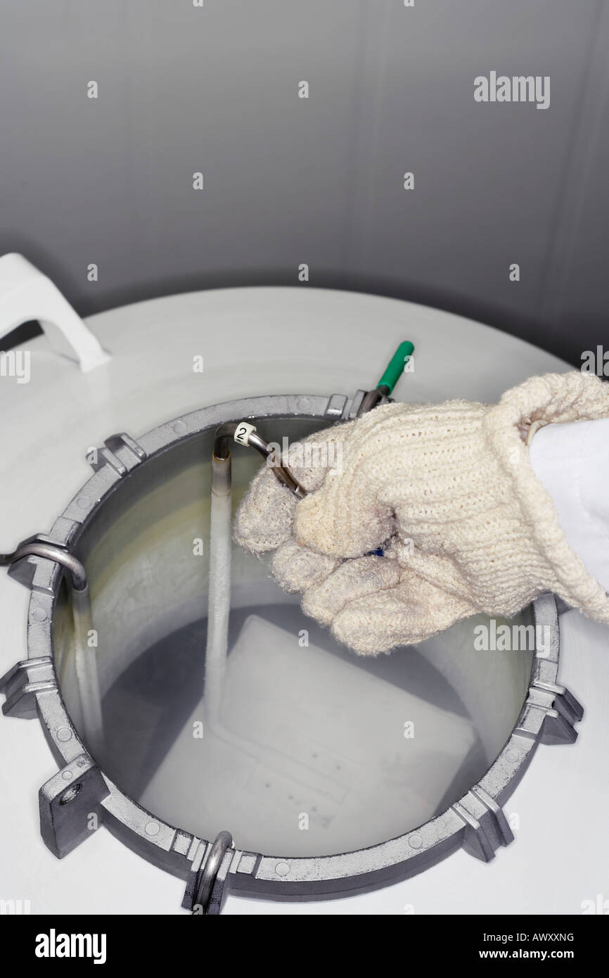 Elevated rack hi-res stock photography and images - Alamy