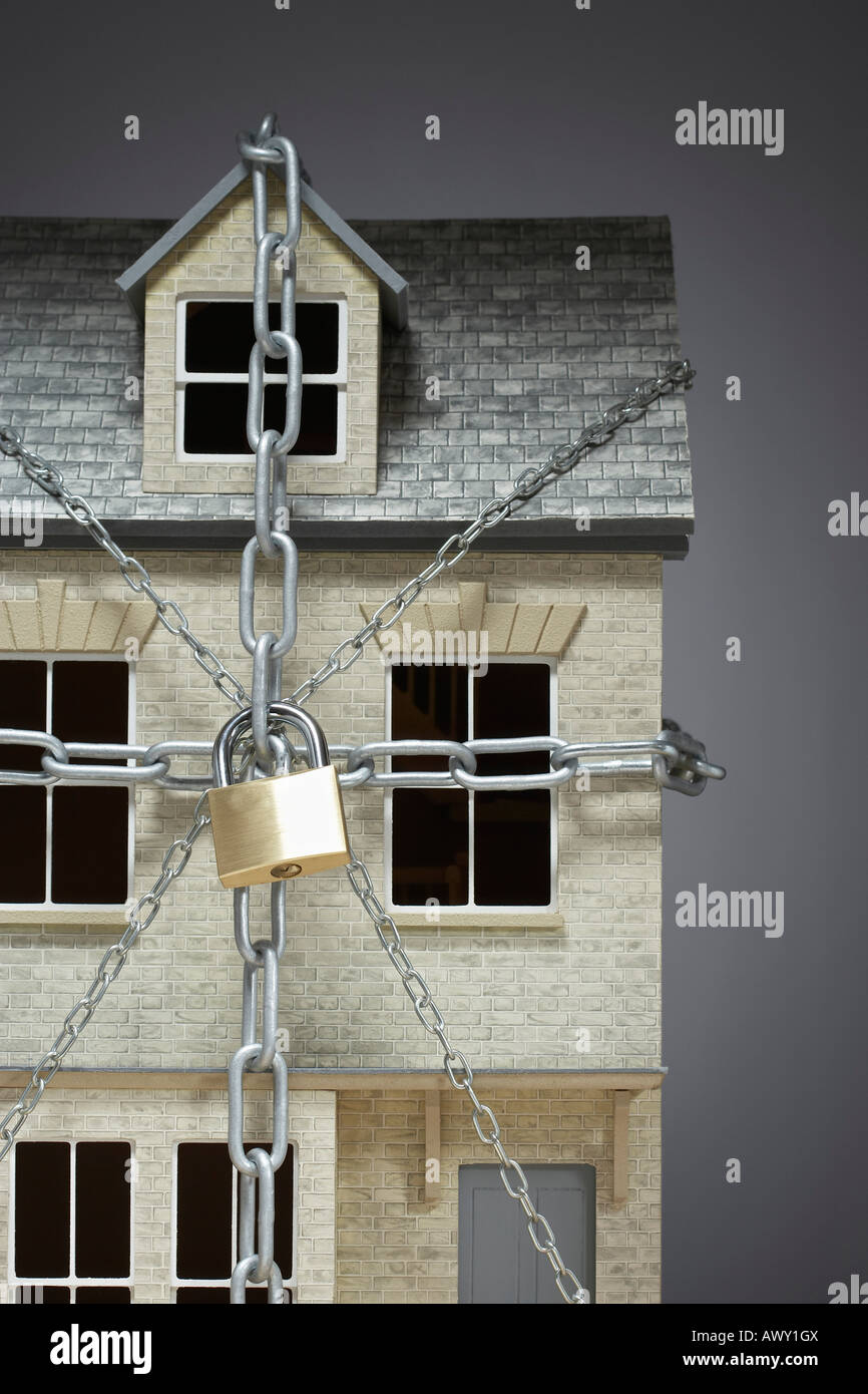 House secured padlock hi-res stock photography and images - Alamy