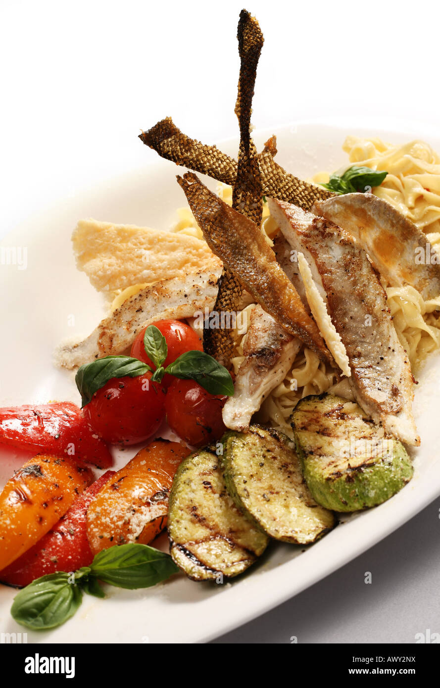 Food pasta tomato hi-res stock photography and images - Alamy
