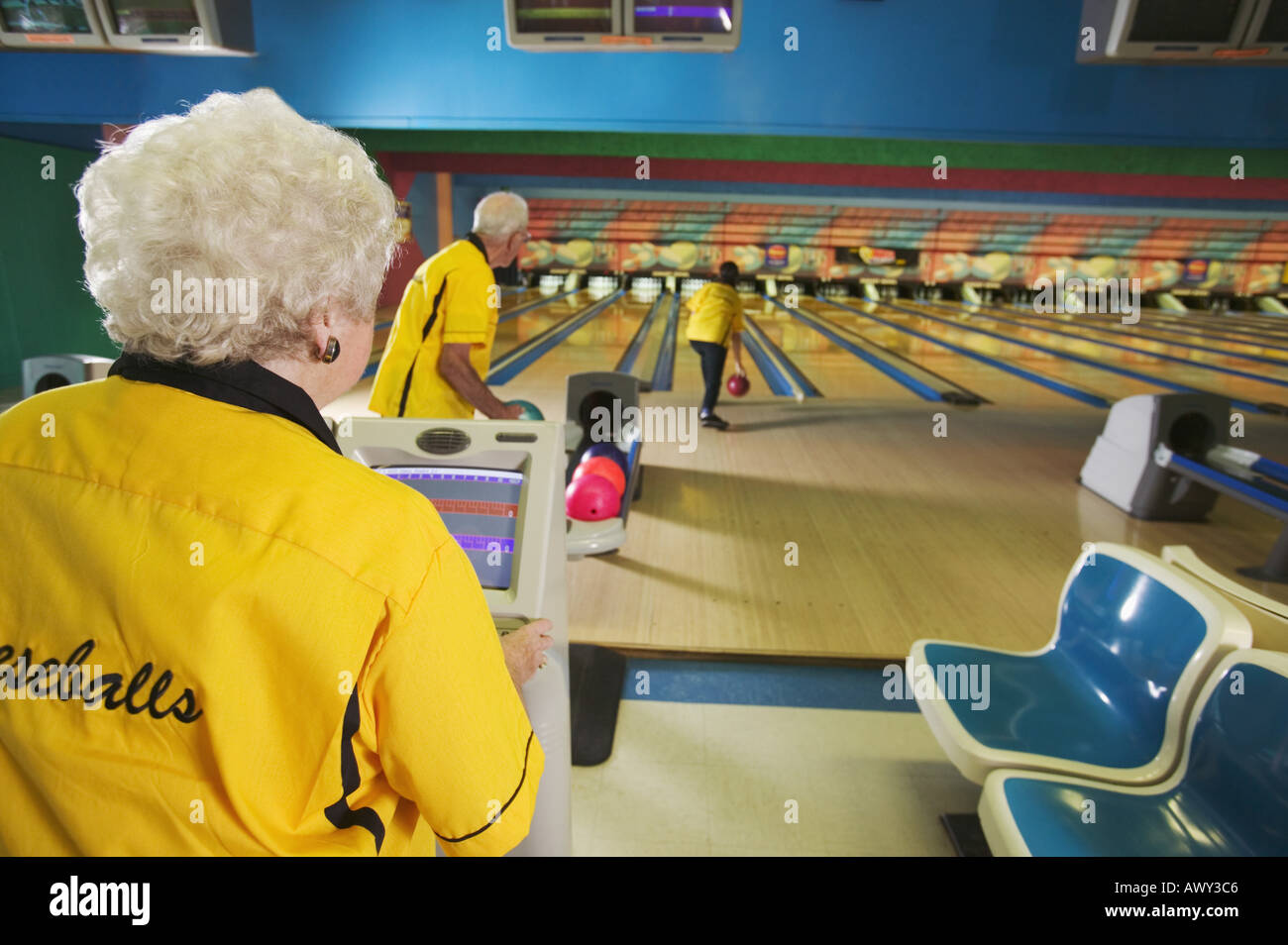 Teams working together uniforms hi-res stock photography and images - Alamy