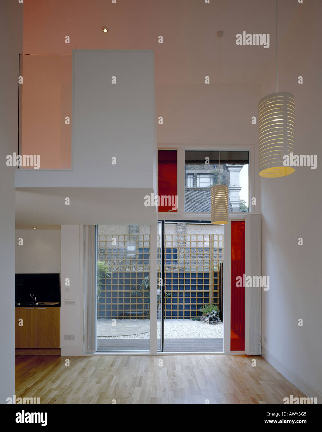 THE NAIL HOUSE, LONDON, UK Stock Photo - Alamy