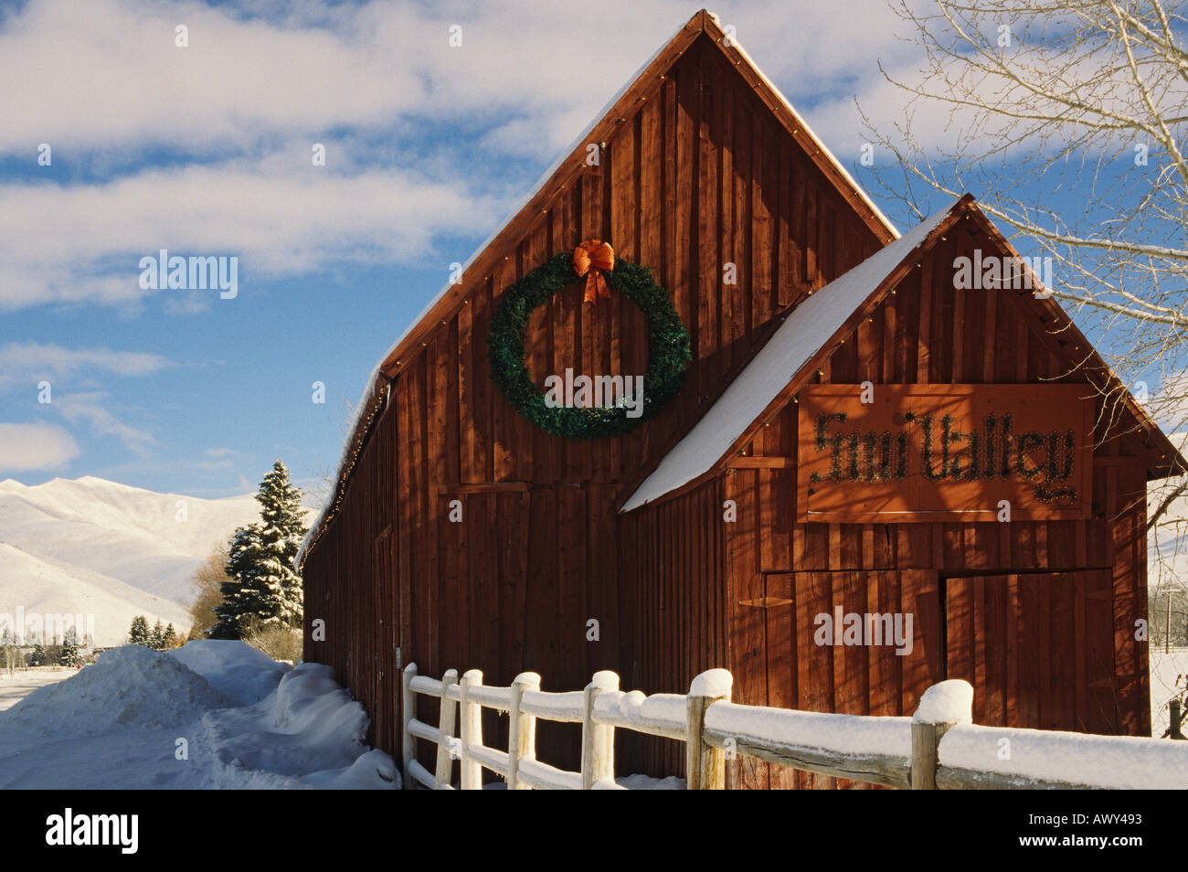 Idaho Sun Valley Red Barn Christmas wreath winter snow Stock Photo - Alamy