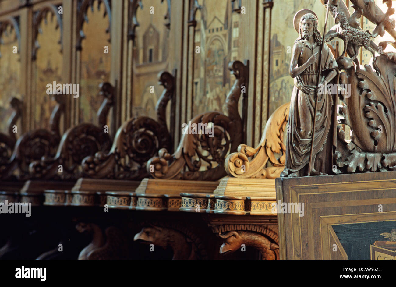 Choir stalls wood carving hi-res stock photography and images - Alamy