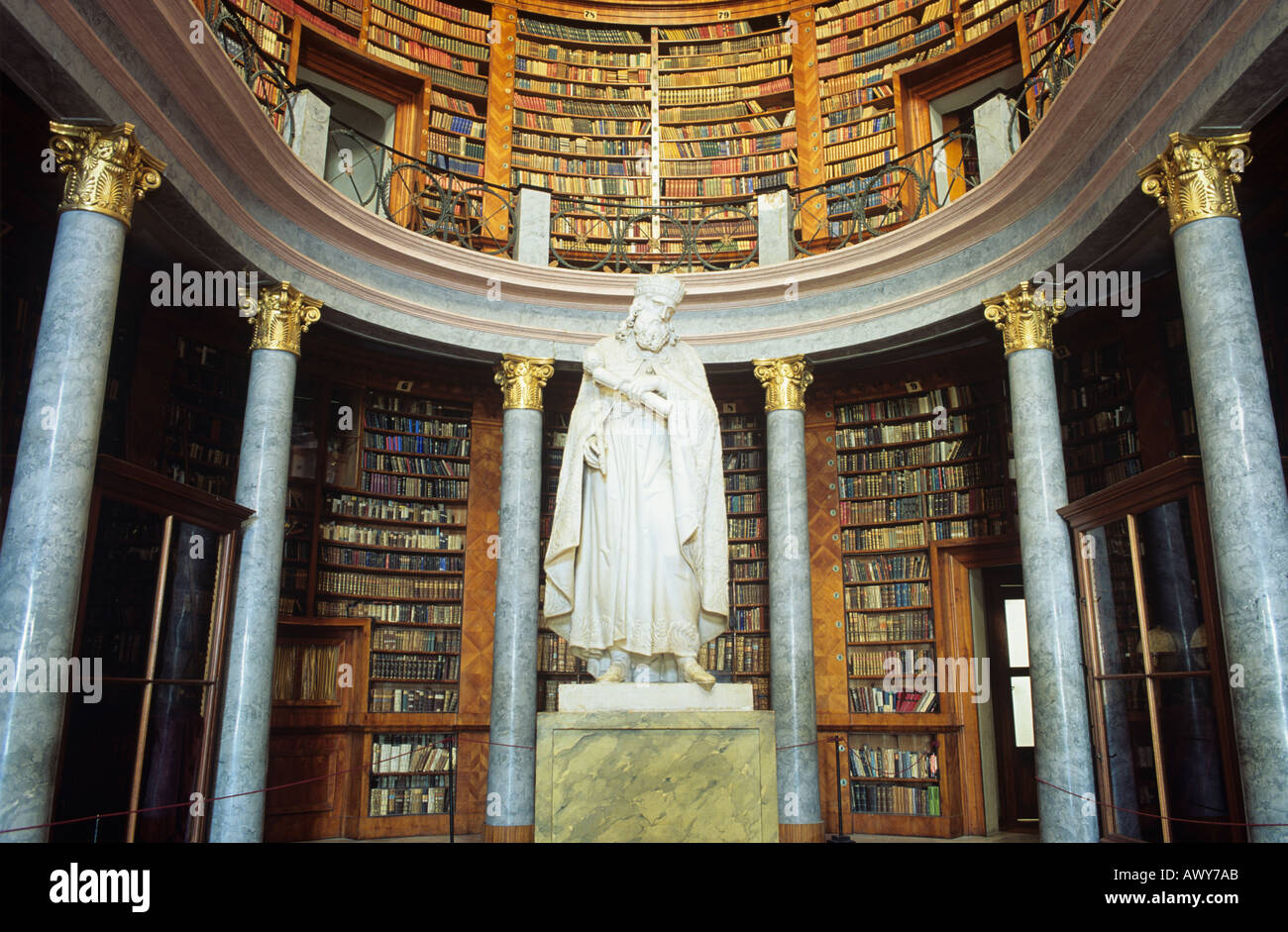 Hungarian library hi-res stock photography and images - Alamy