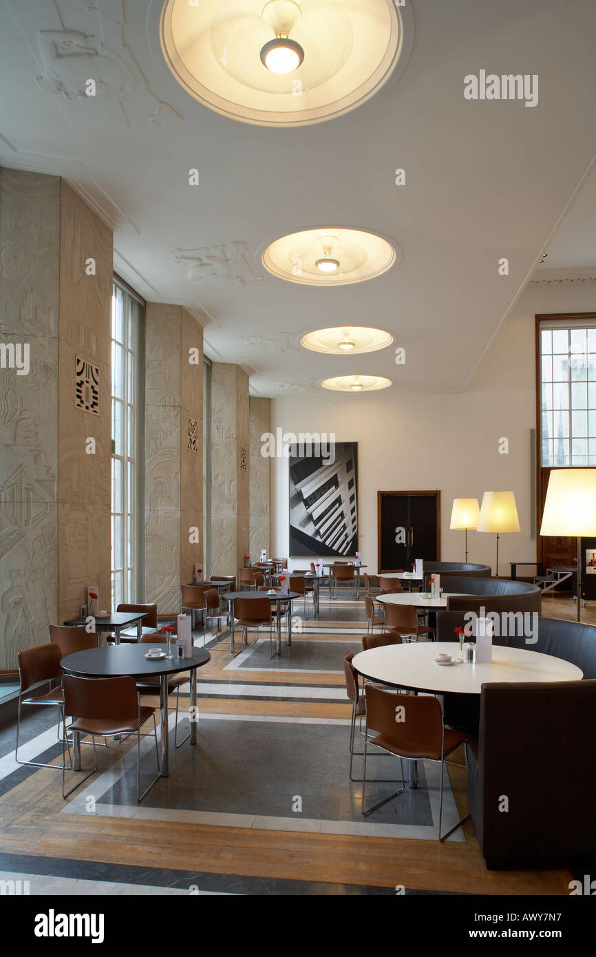 RIBA BUILDING 1934, LONDON, UK Stock Photo - Alamy