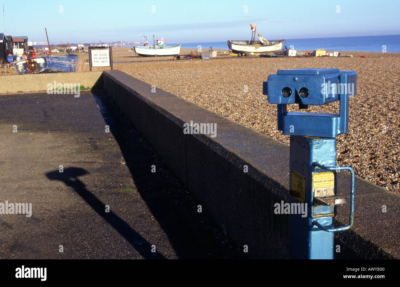 Traditional seaside telescope hi-res stock photography and images - Alamy