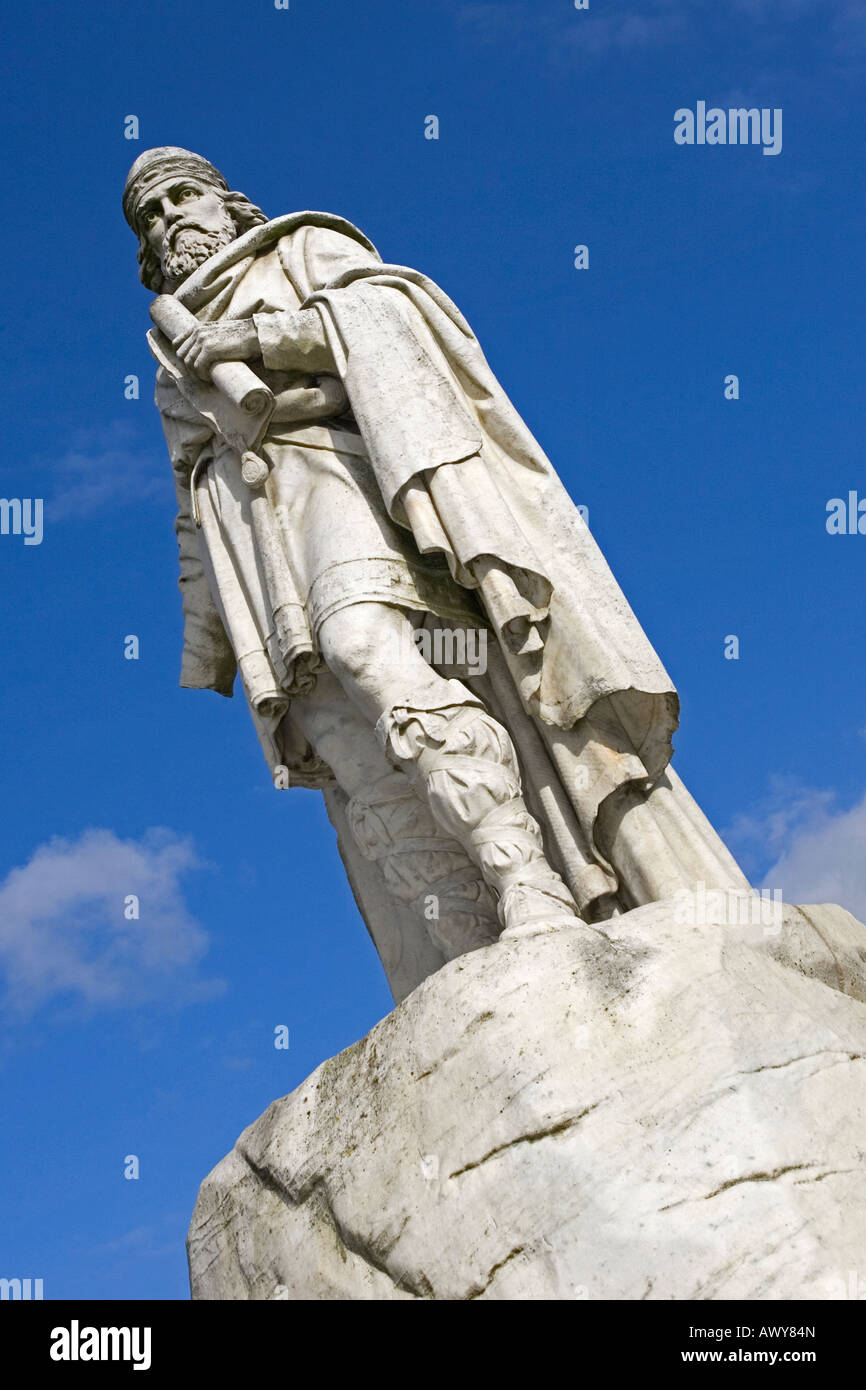 : statue of alfred in wantage hi-res stock photography and images - Alamy