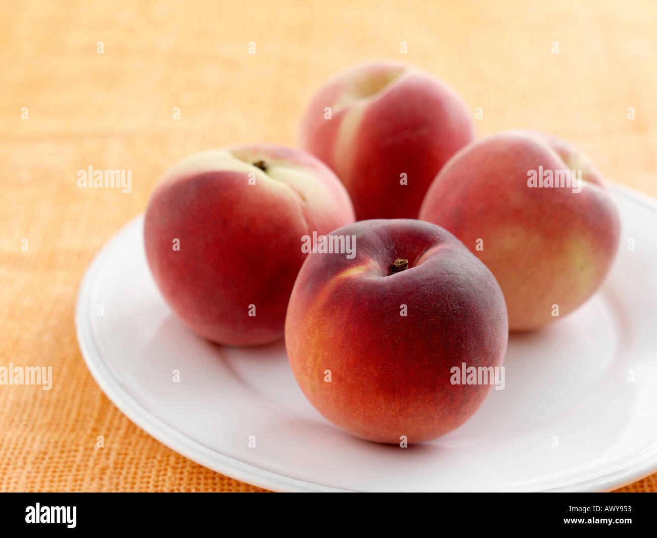 White flesh peaches hi-res stock photography and images - Alamy