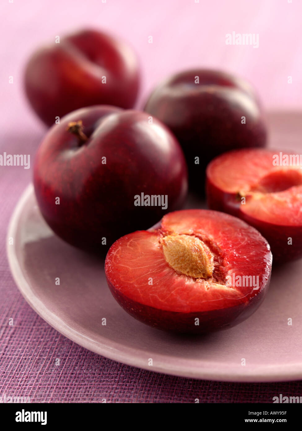 Pit plums hi-res stock photography and images - Alamy