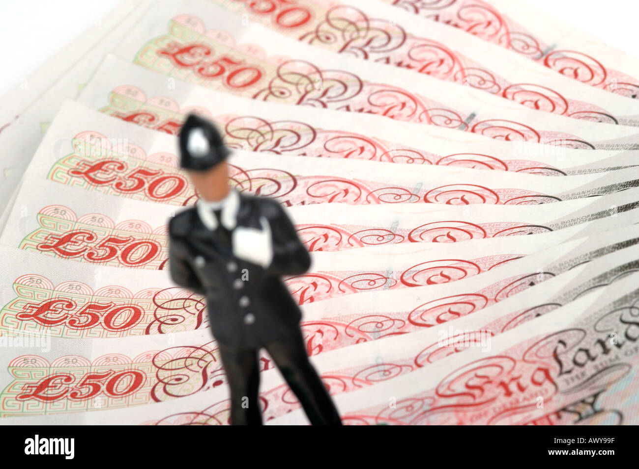London policeman and money Stock Photo - Alamy