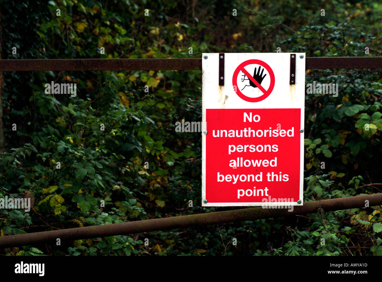 riverside warning sign wainford locks Norfolk Stock Photo - Alamy