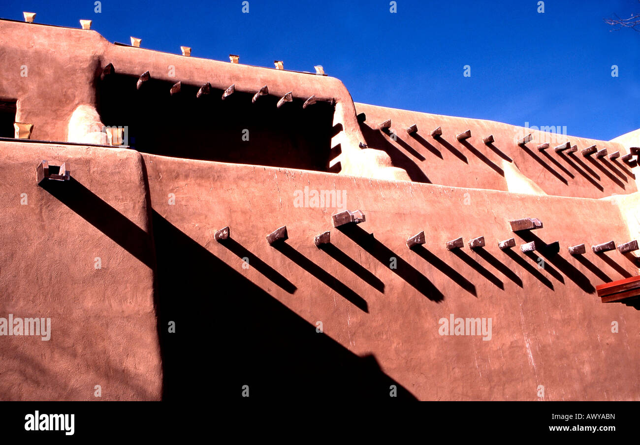 Adobe style building in Santa Fe New Mexico USA Stock Photo - Alamy