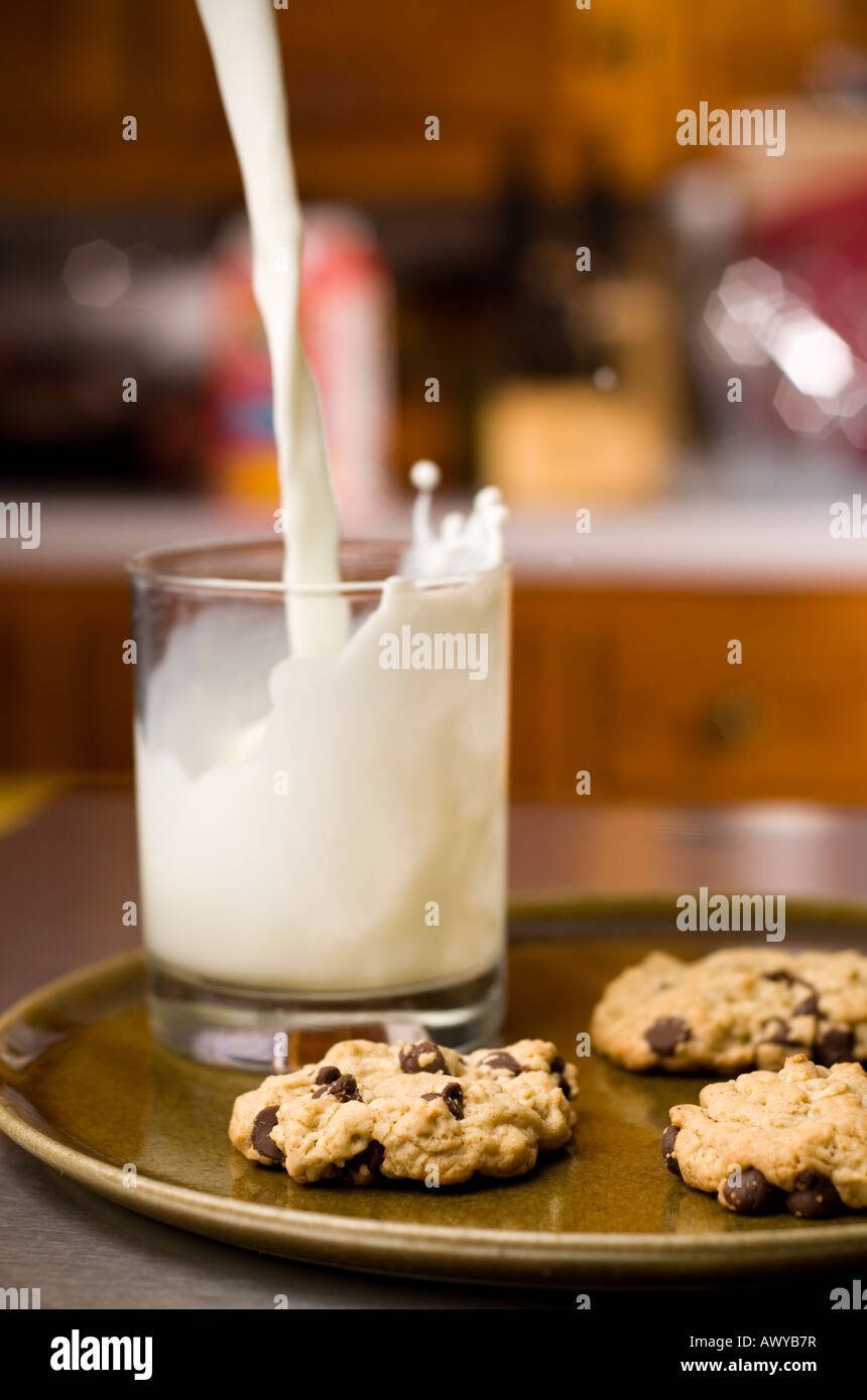 milk and cookies Stock Photo - Alamy