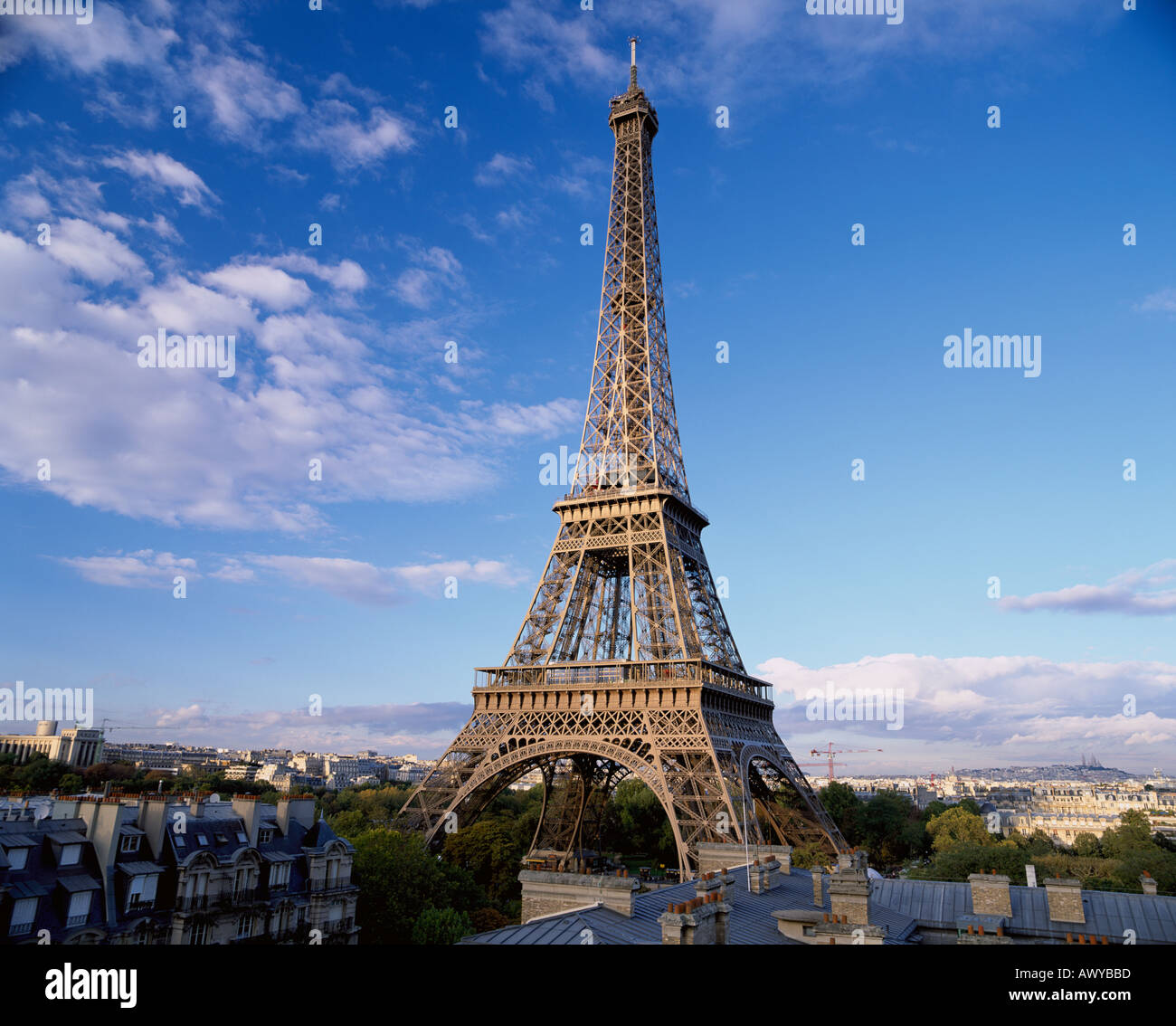 FRANCE PARIS EIFFEL TOWER VIEWED OVER ROOFTOPS Stock Photo - Alamy