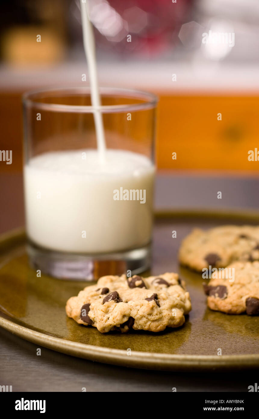 milk and cookies Stock Photo - Alamy