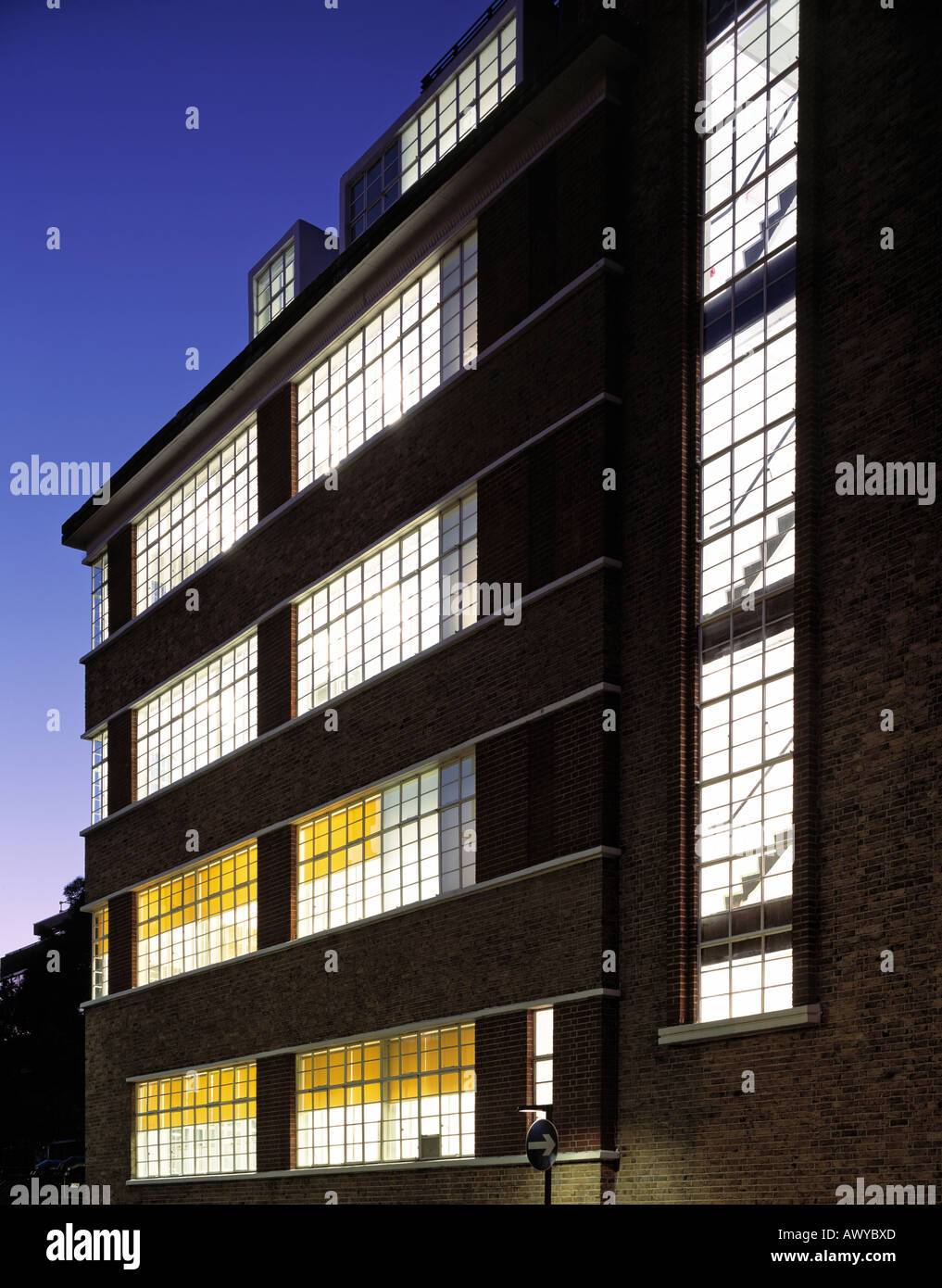 HMCS (HER MAJESTIES COURT SERVICE), LONDON, UK Stock Photo - Alamy