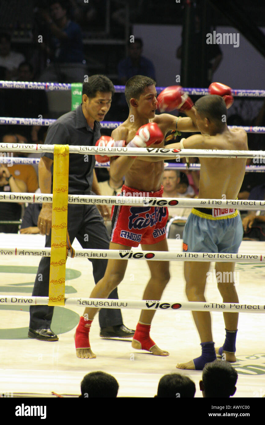 Kick Boxing Contest Lumpini Stadium Bangkok Thailand Stock Photo - Alamy