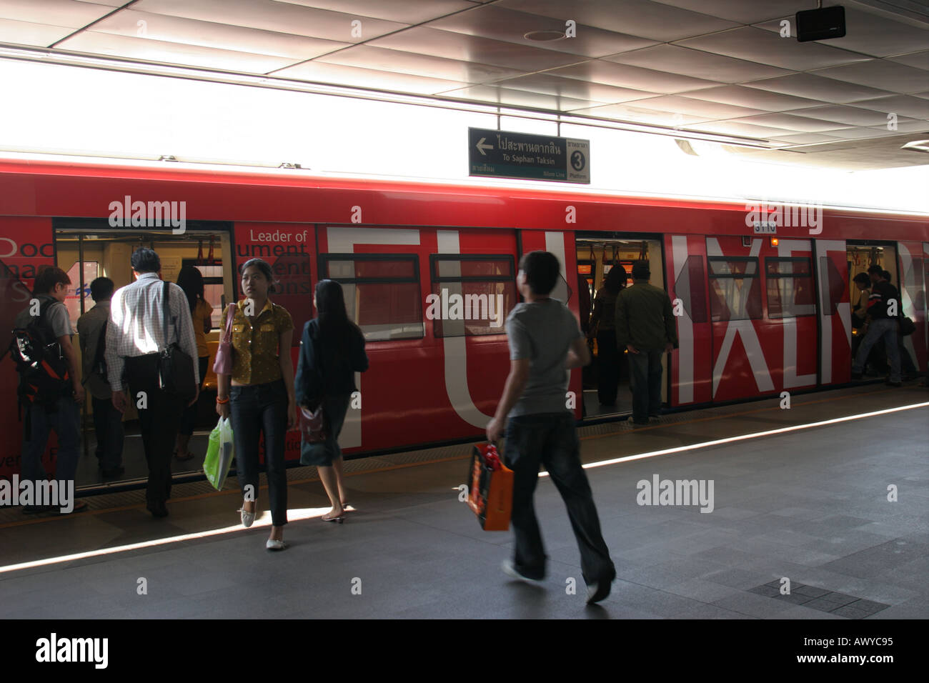 Skytrain Platform Bangkok Thailand Stock Photo - Alamy