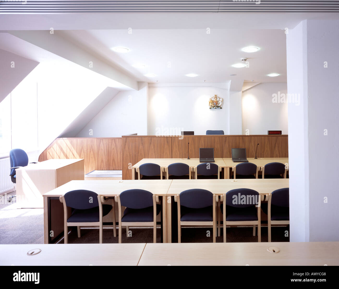 Courtroom computer uk hi-res stock photography and images - Alamy