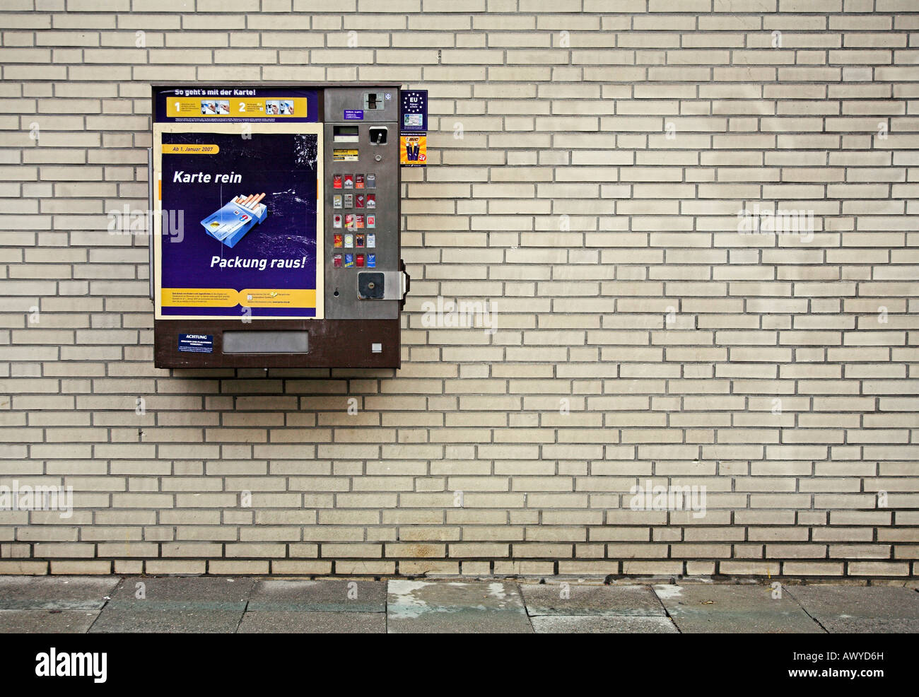 Tobacco machine hi-res stock photography and images - Alamy