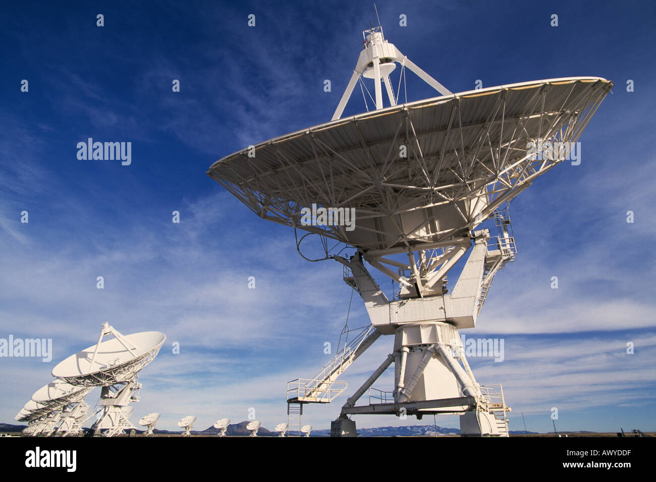Very Large Array radio telescope National Radio Astronomy Observatory ...