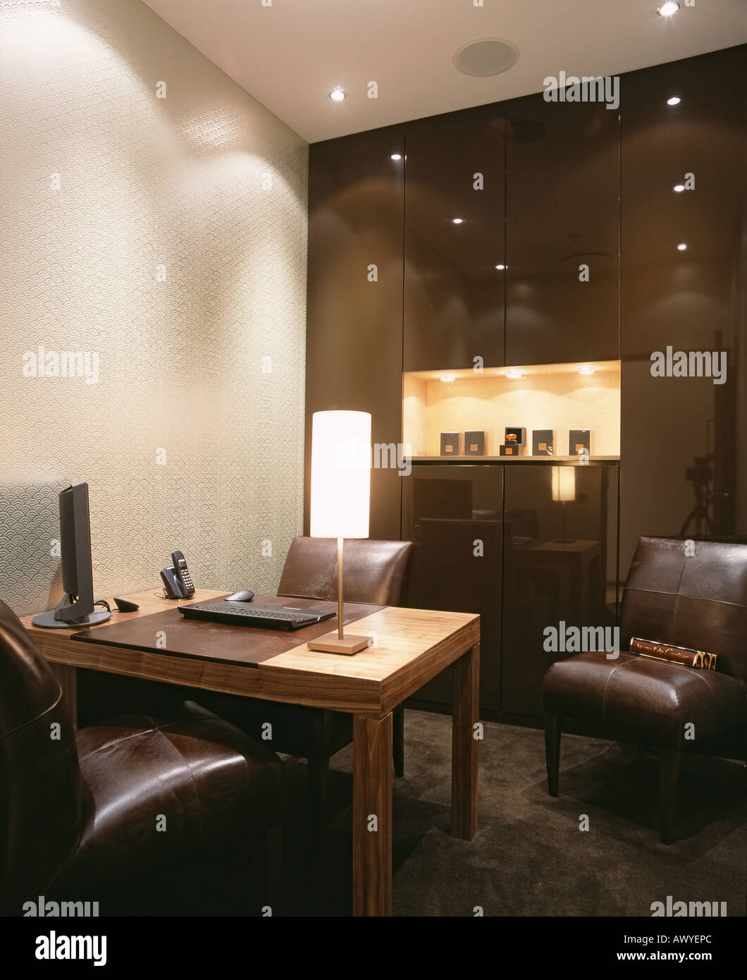 London luxury store furniture hi-res stock photography and images - Alamy